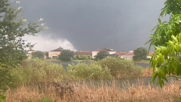 Video: Tornado on the ground in Vero Beach, Florida – Cedar News Video: Tornado on the ground in Vero Beach, Florida – Cedar News